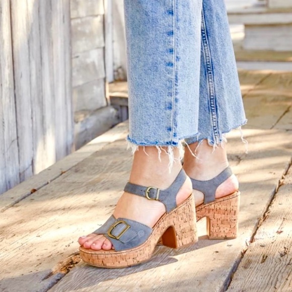 Born | Shoes | Born Browyn Leather Platform Sandals Chunky Block Heel ...